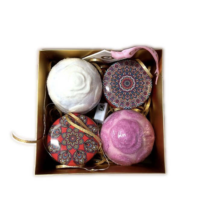 Chain Bridge Honey Farm Gift Set-Bath Bombs & Candles 4pcs ...
